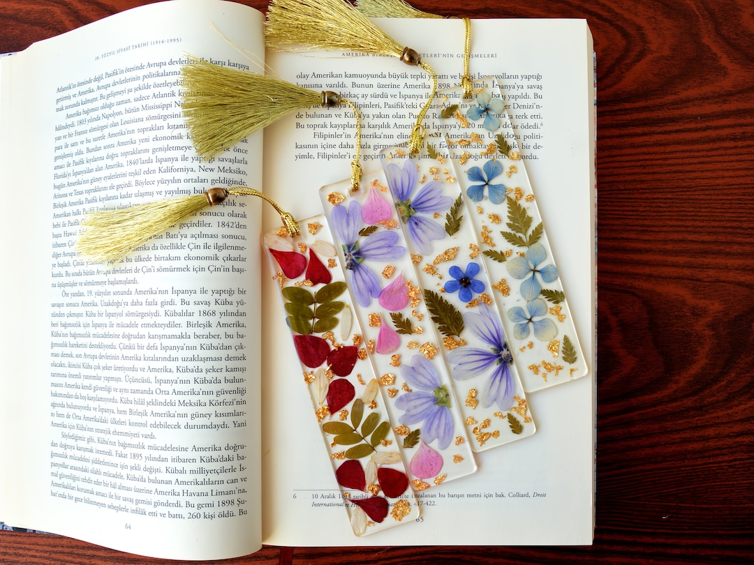 Real Pressed Flower Bookmark With Tassel, Resin Bookmark, Personalised ...
