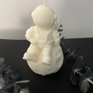 Space Man Astronaut Planet Moon Soy Wax Candle Fragranced Sculpture - Etsy