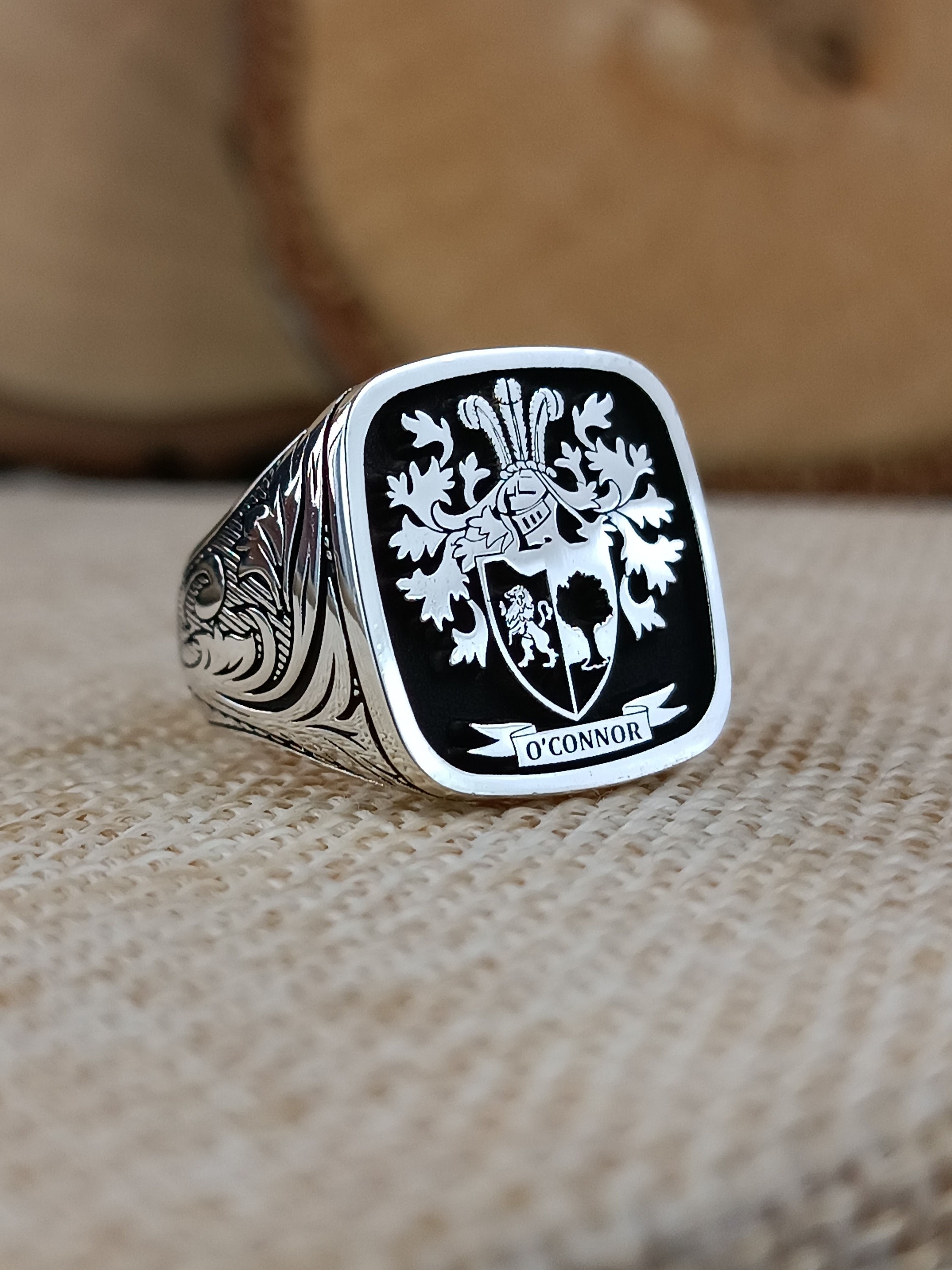 Christmas Jewelry, Clan Logo, Crest Jewelry, Crested Arms, Crested Ring ...