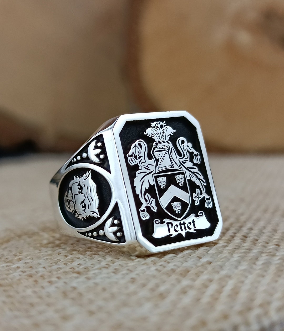 Family Crest Ring , Personalized Coat of Arms Ring , Heraldic Custom ...
