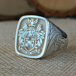 Crest Ring, Family Crest Signet Ring Christmas Gift, Coat of Arms Ring ...
