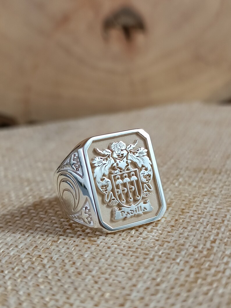 Coat of Arms Ring, Family Crest Rings Custom Signet Ring, College Ring ...