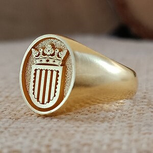 Gold Plated Family Crest Signet Ring – Elegant Heritage Jewelry for Men ...