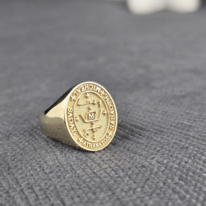 Personalized Gold Family Crest Ring / Custom Coat of Arms Jewelry ...