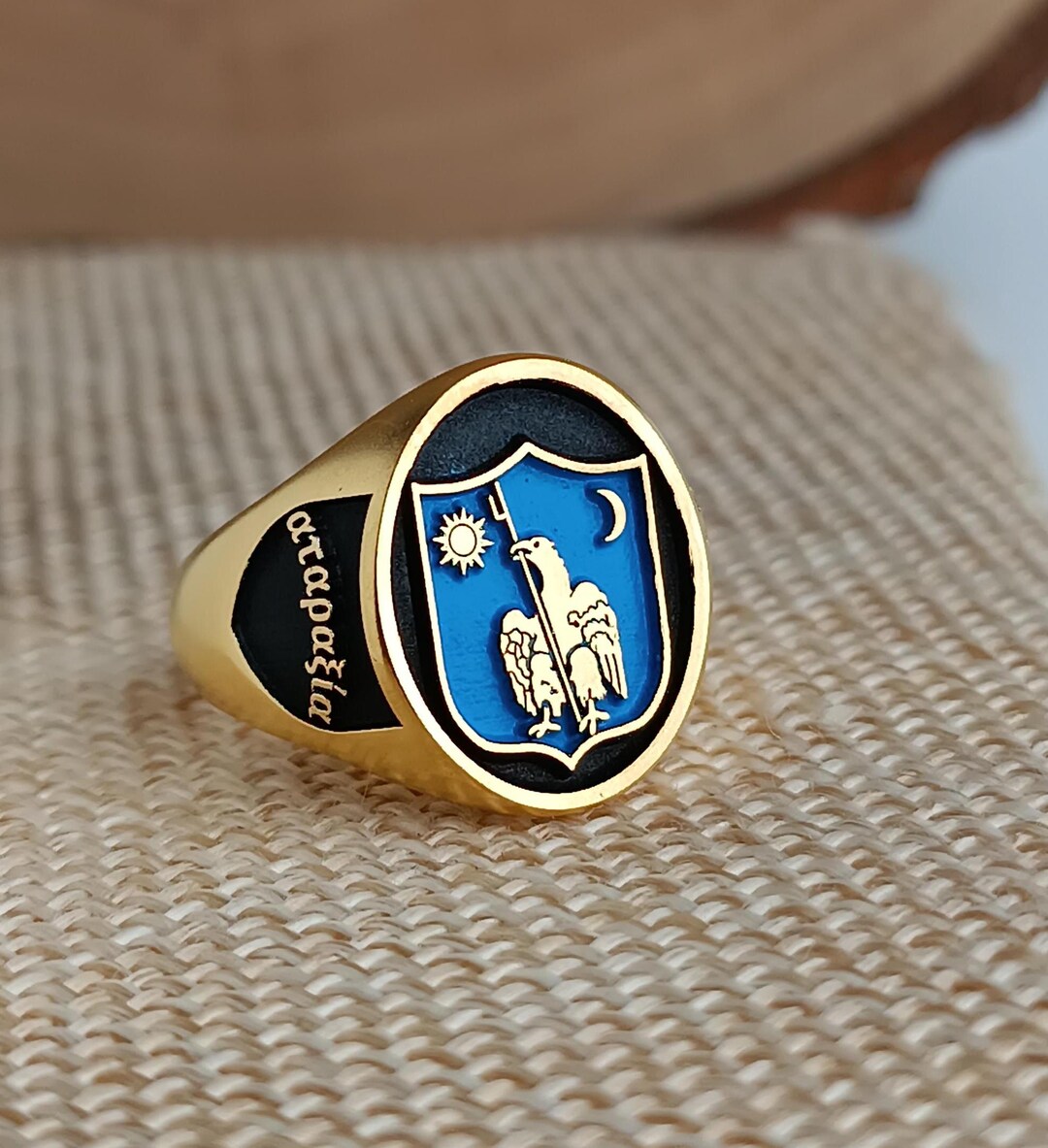 Personalized Gold Signet Ring Custom Engraved, Family Crest Ring, Coat ...