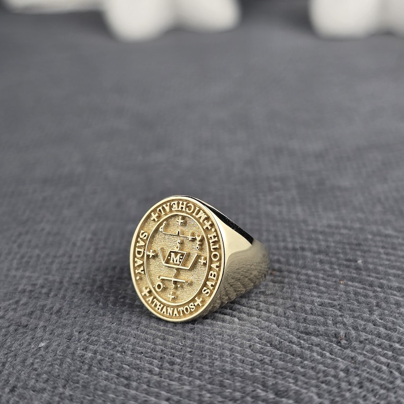 Personalized Gold Family Crest Ring / Custom Coat of Arms Jewelry ...