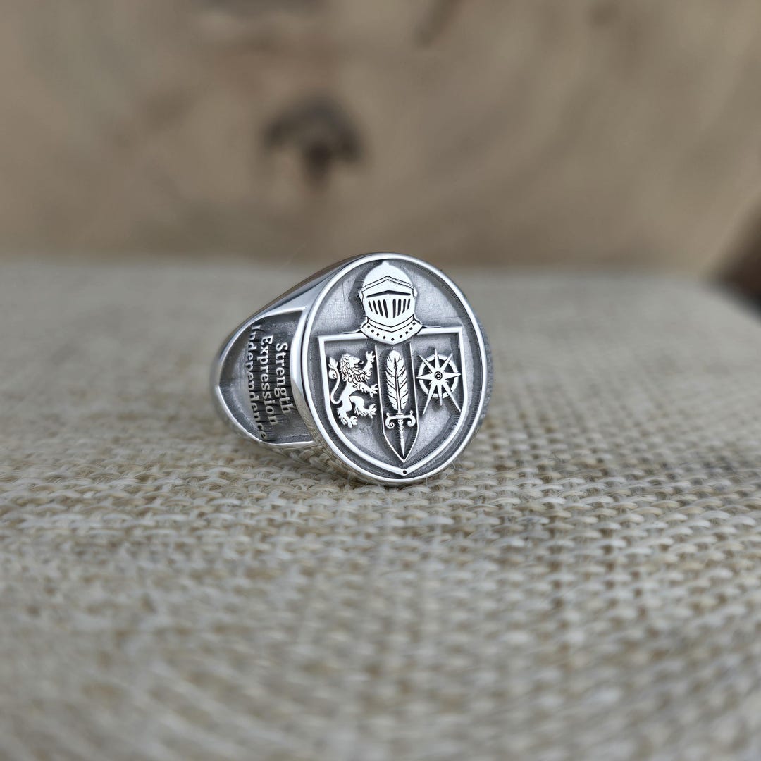 Silver Crest Ring for Men / Knight Helmet Signet / Heraldic Symbol Ring ...