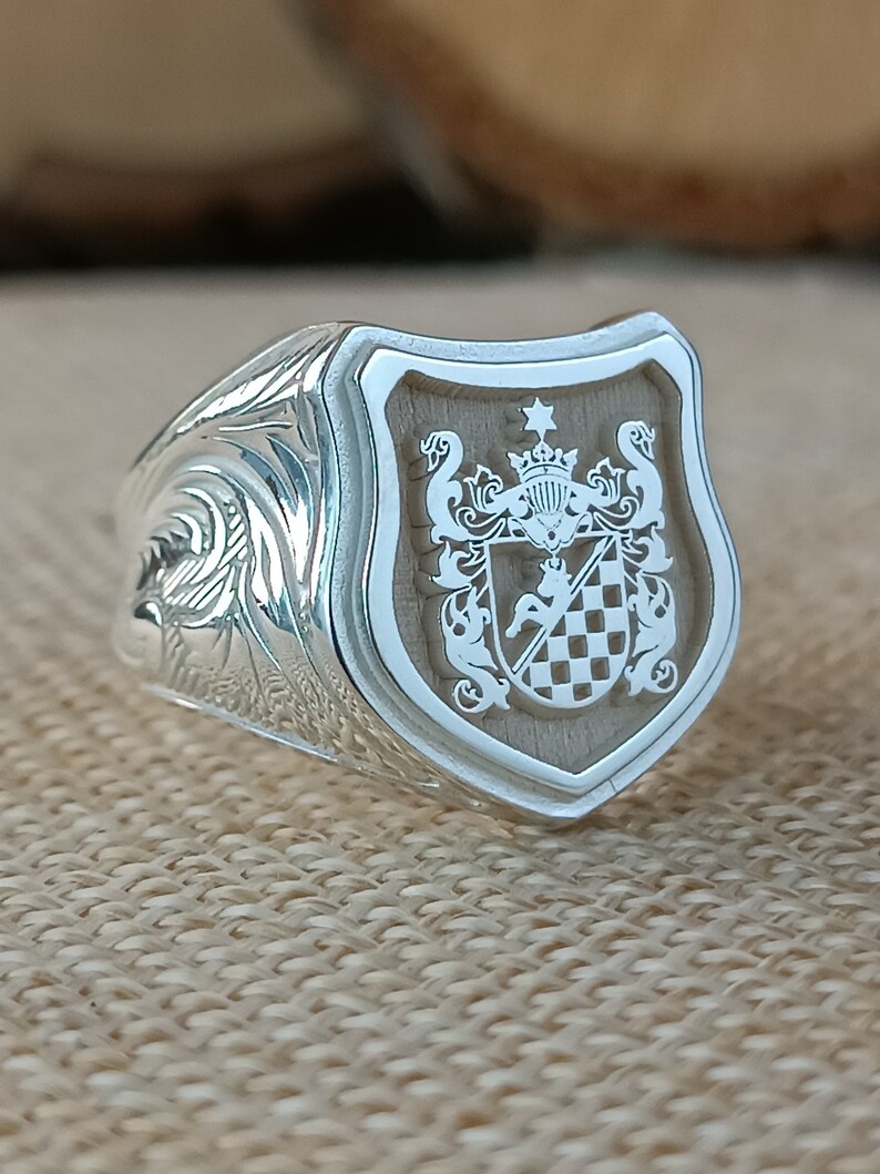 Crest Ring, Family Crest Signet Ring Christmas Gift, Coat of Arms Ring ...