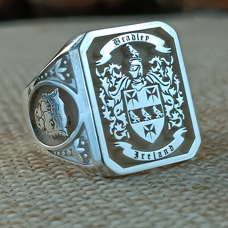 Crest Ring - Etsy