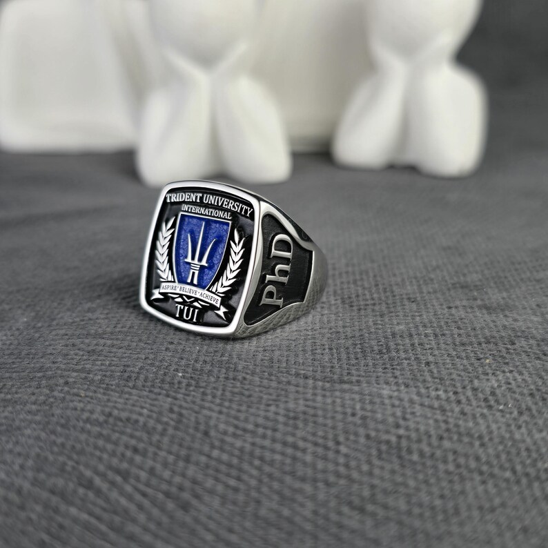 Custom Class Ring 2025 - University Graduation Ring With Blue Enamel ...