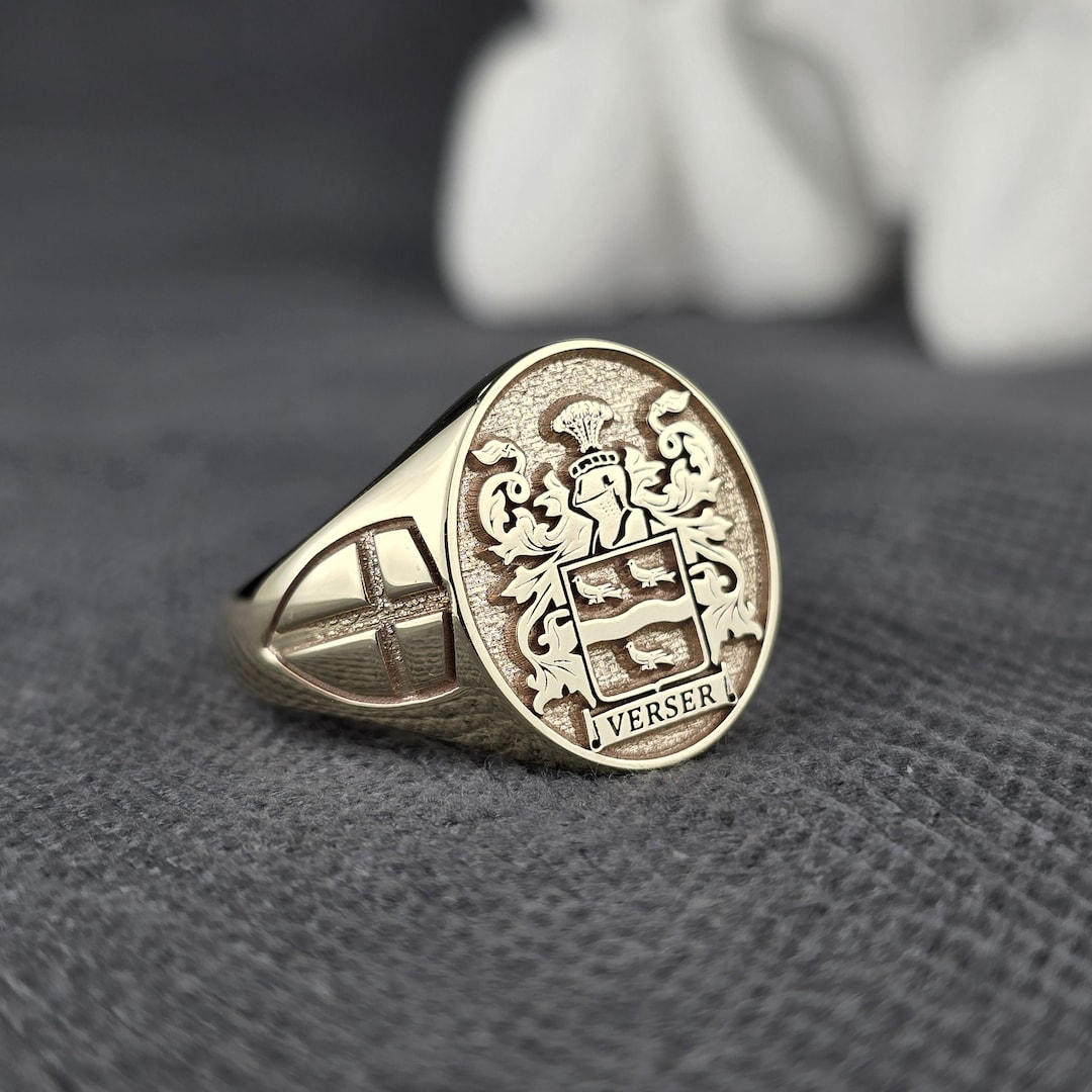 Luxury Gold Crest Ring / Engraved Heraldic Ring for Men / Custom Coat ...