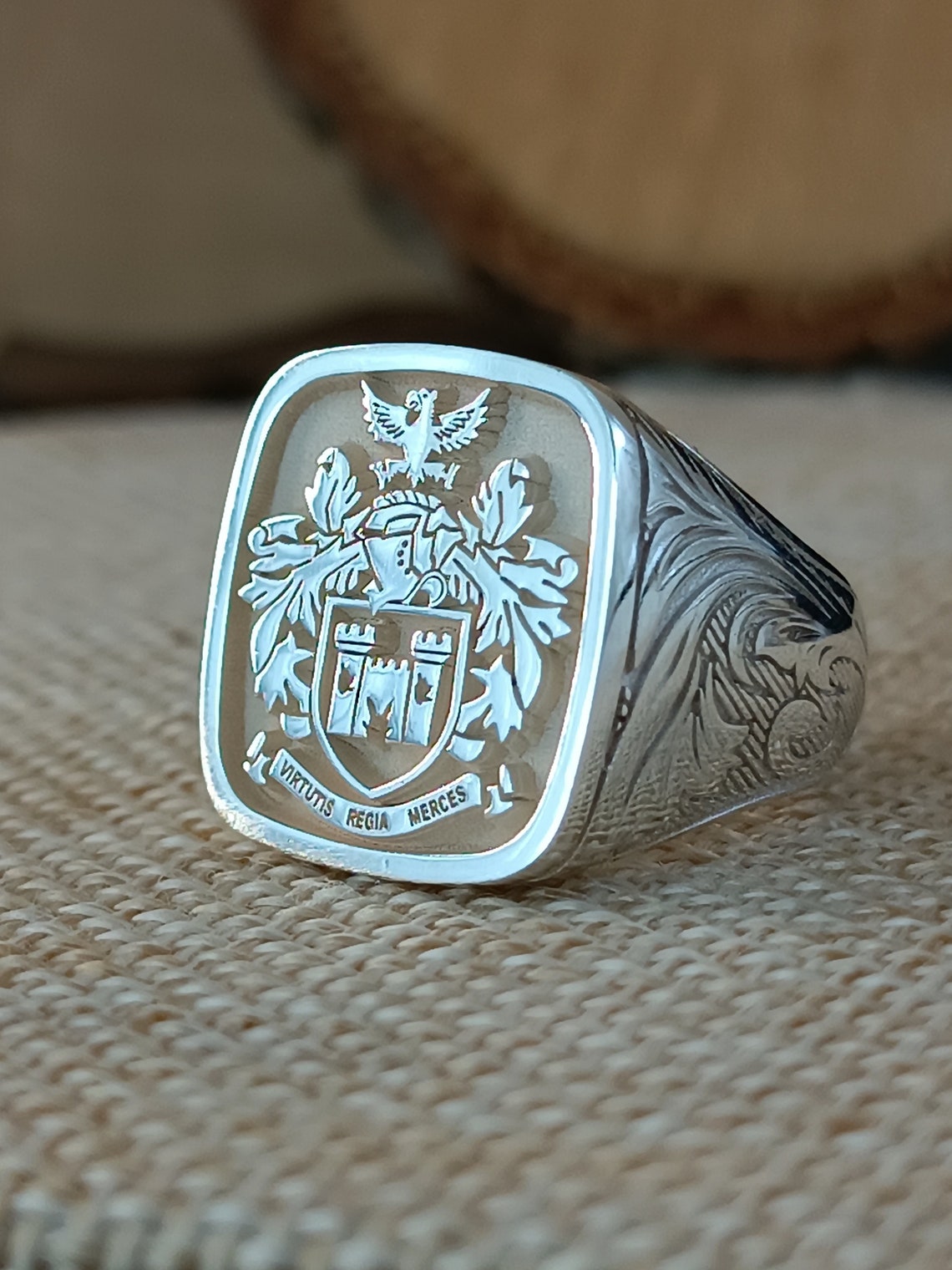 Crest Ring, Family Crest Signet Ring Christmas Gift, Coat of Arms Ring ...