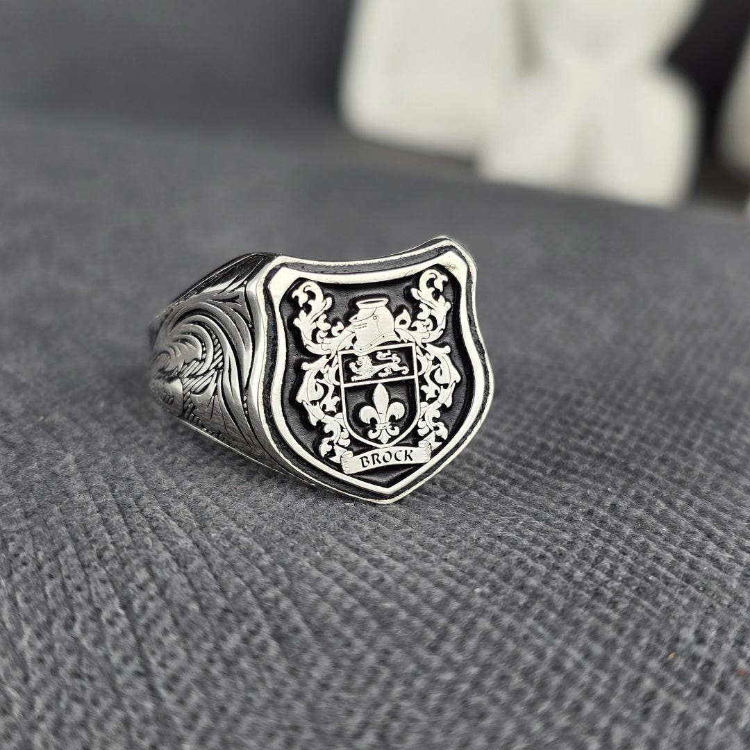 Custom Family Crest Signet Ring | Personalized Heraldic Coat of Arms ...