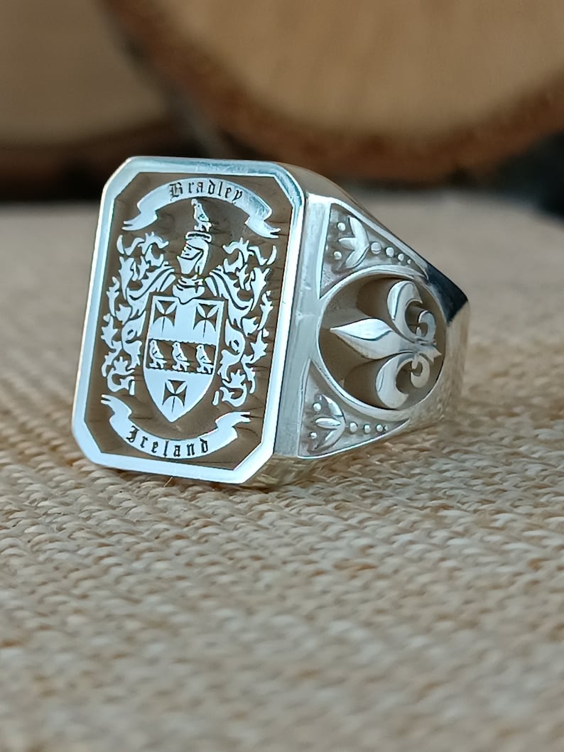 Family Crest Signet Ring Father's Day Gift, Coat of Arms Ring, Family ...