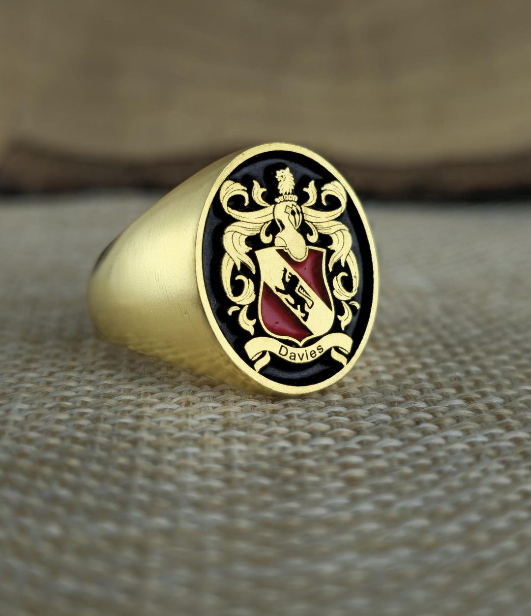 Custom Family Crest Signet Ring - Personalized Coat of Arms Ring ...