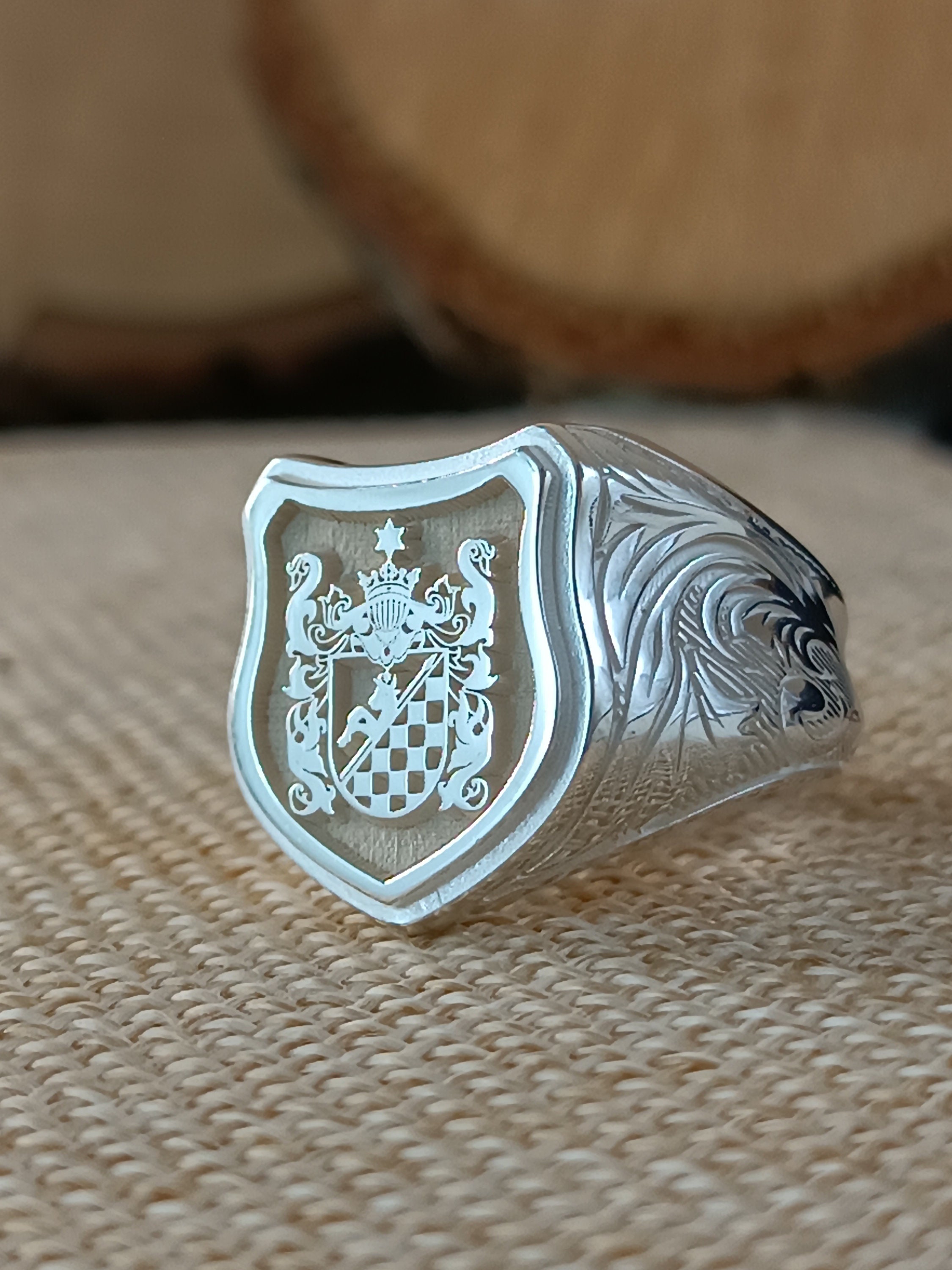 Crest Ring, Family Crest Signet Ring Christmas Gift, Coat of Arms Ring ...