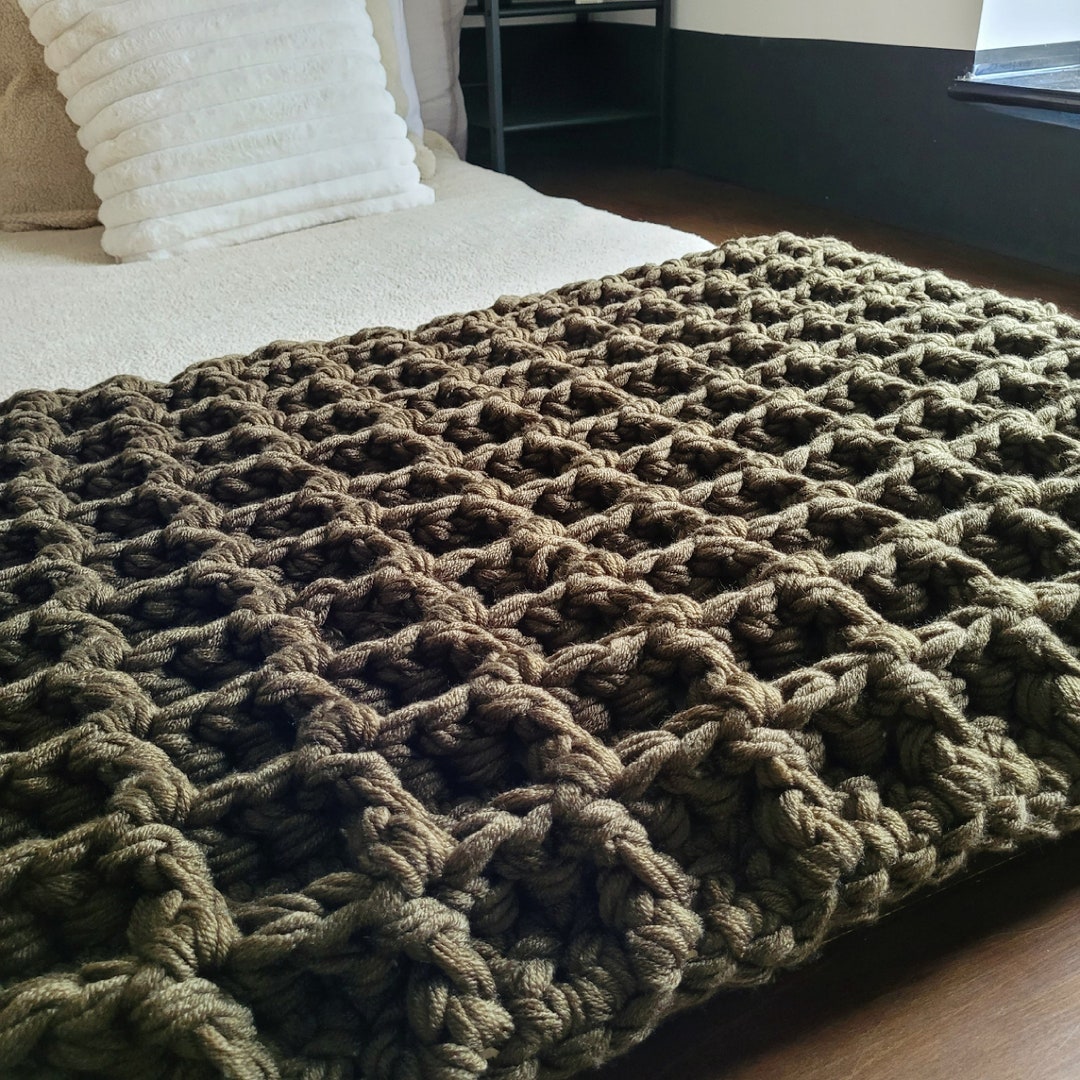 Possibly the Chunkiest Weighted Crochet Blanket Pattern Ever ...