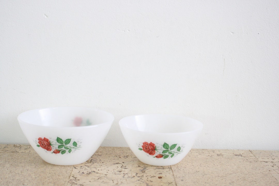 Two Vintage Arcopal Bowls With Red Roses on Milk Glass - Etsy