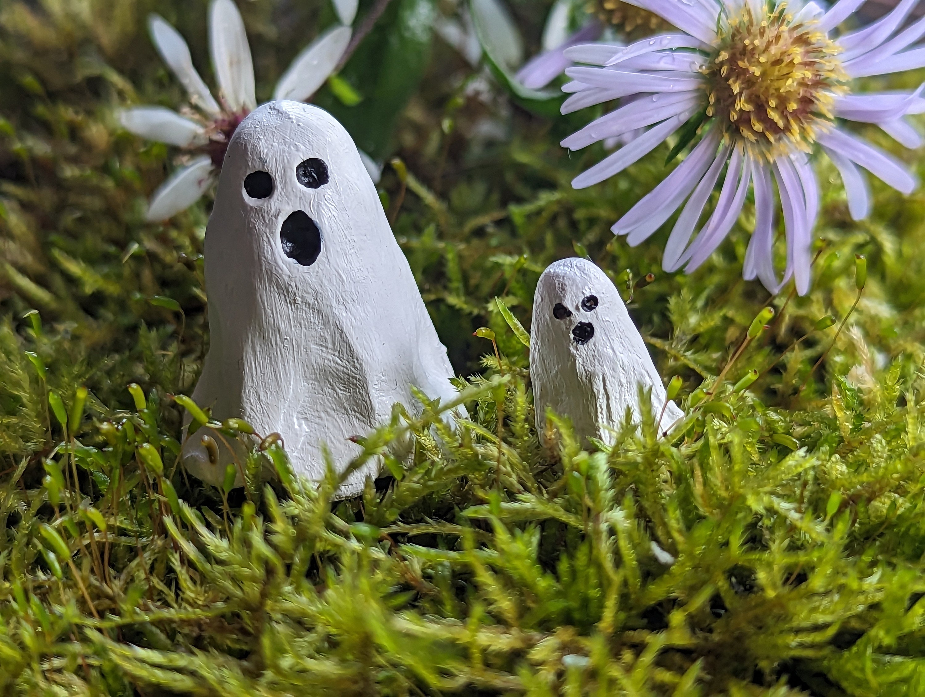 Ghosts, Miniatures, Tiny Ghosts, Figurines, Halloween Decorations, Halloween Miniatures, Haunted ...