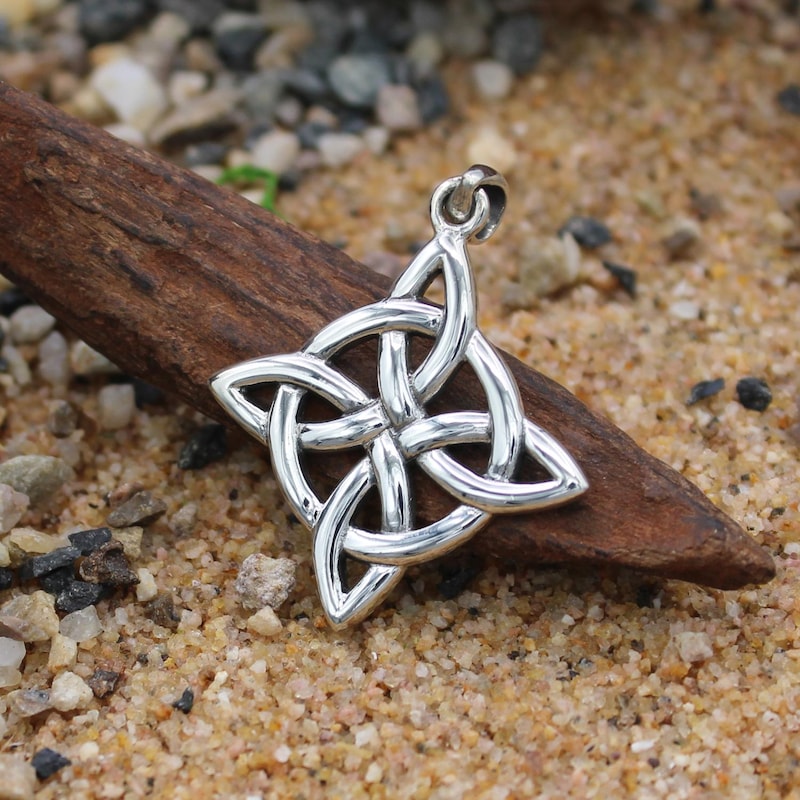 Witch Knot 925 Pendant - Etsy