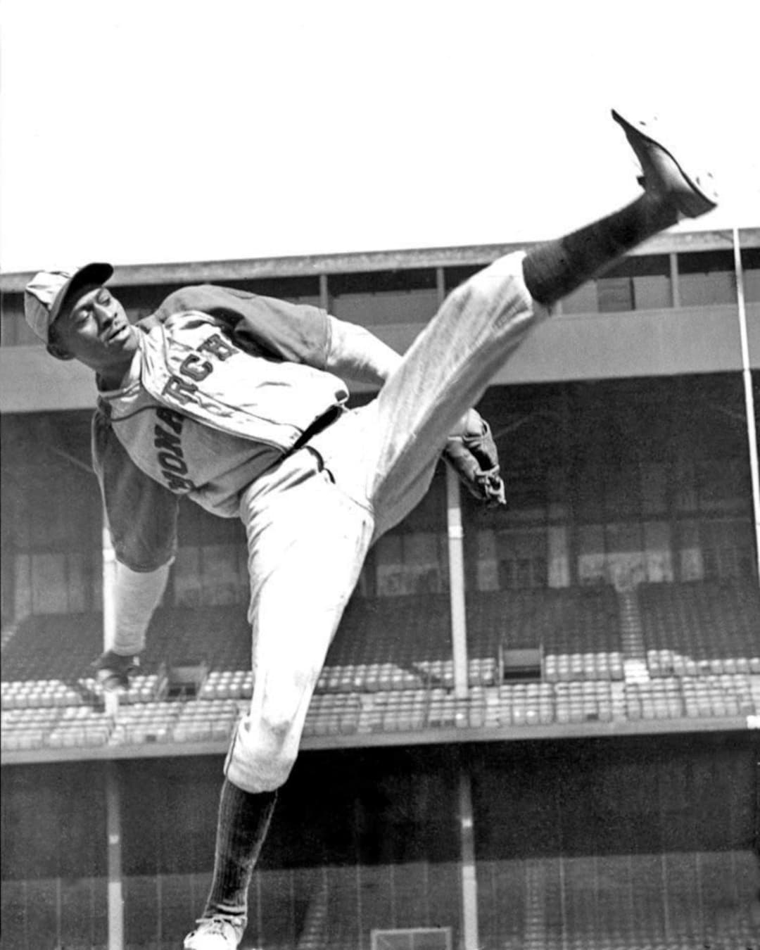 Baseball Legend SATCHEL PAIGE 8x10 or 11x14 Glossy Photo Kansas City ...