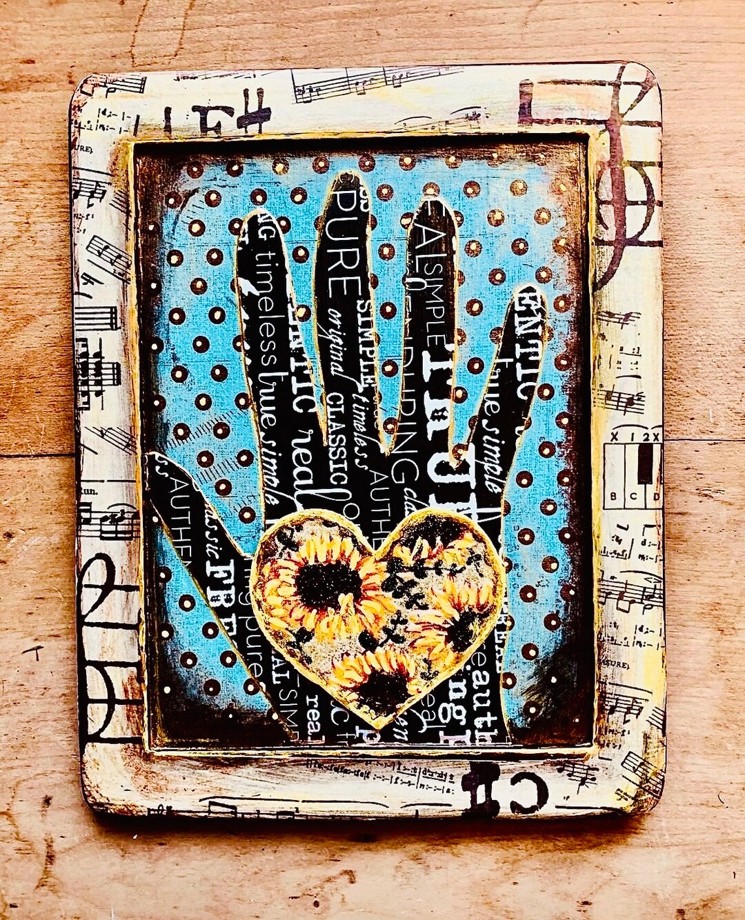 Heart in Hand Decor, Heart, Love, Valentines, Valentines Day ...