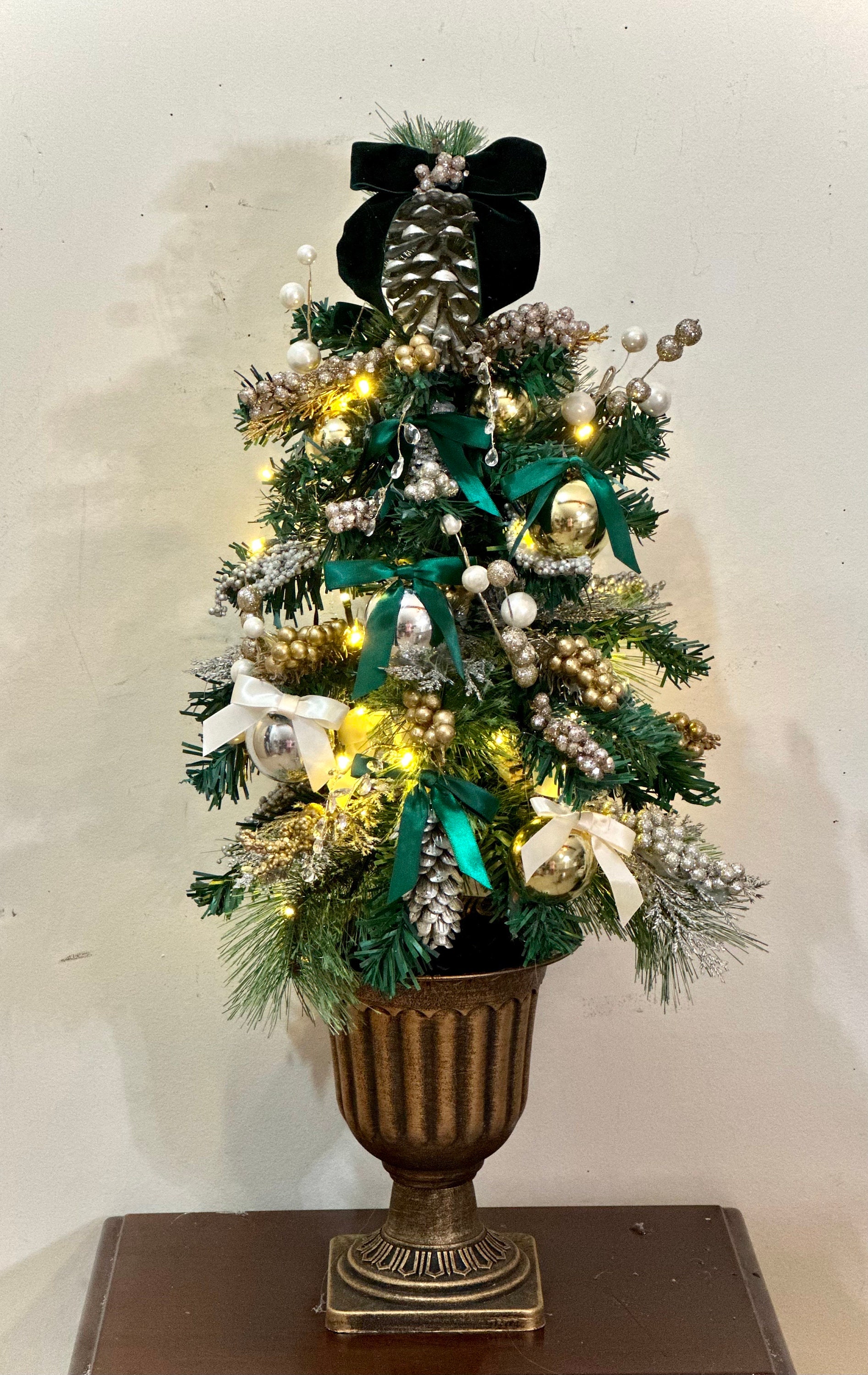 Pre- Lit Emerald Green Mini Christmas Tree/ Table Top Tree/ Topiary ...