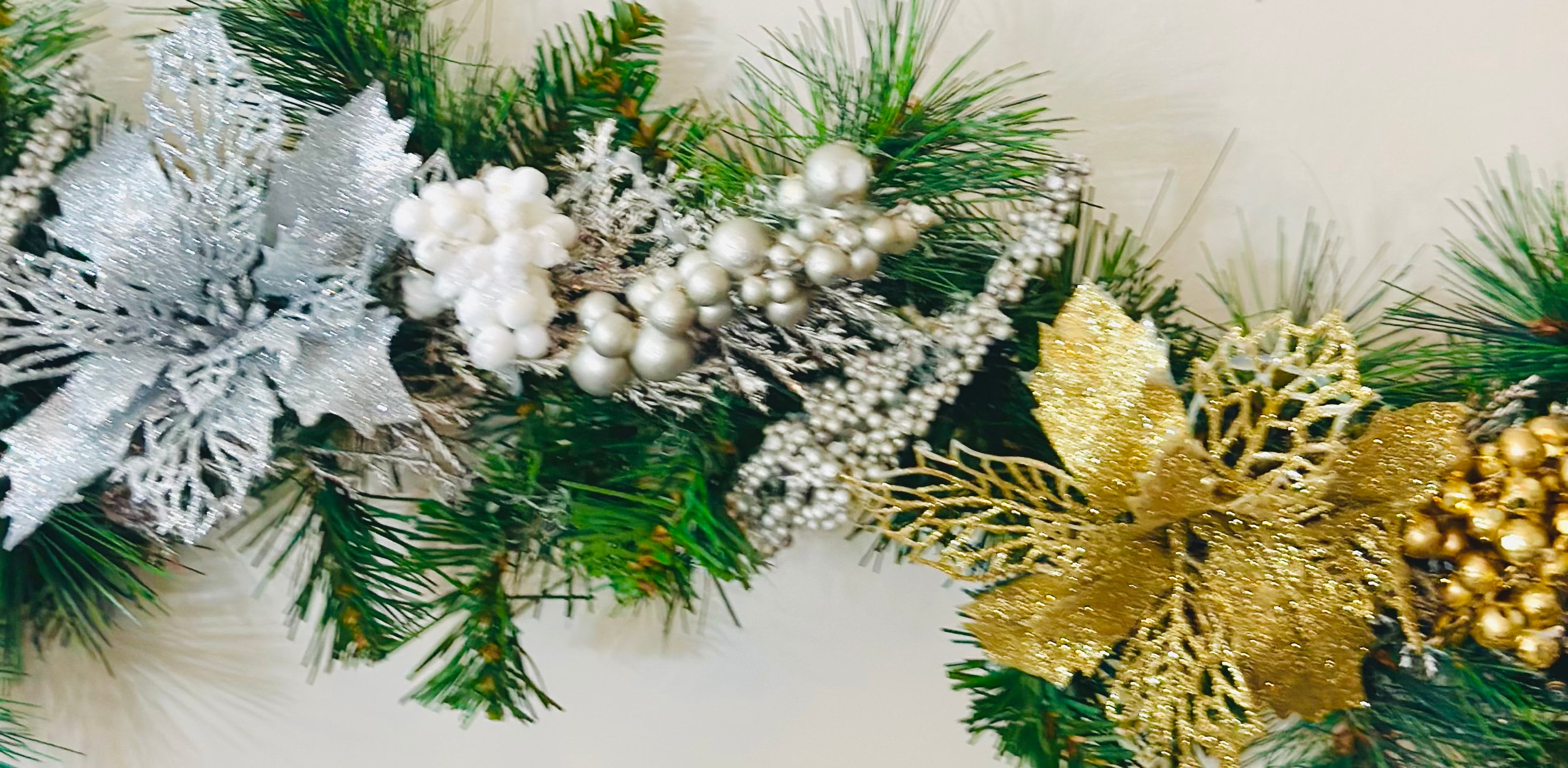 Pre-lit Metallic Christmas Garland: Silver, Gold, Champagne, Platinum ...