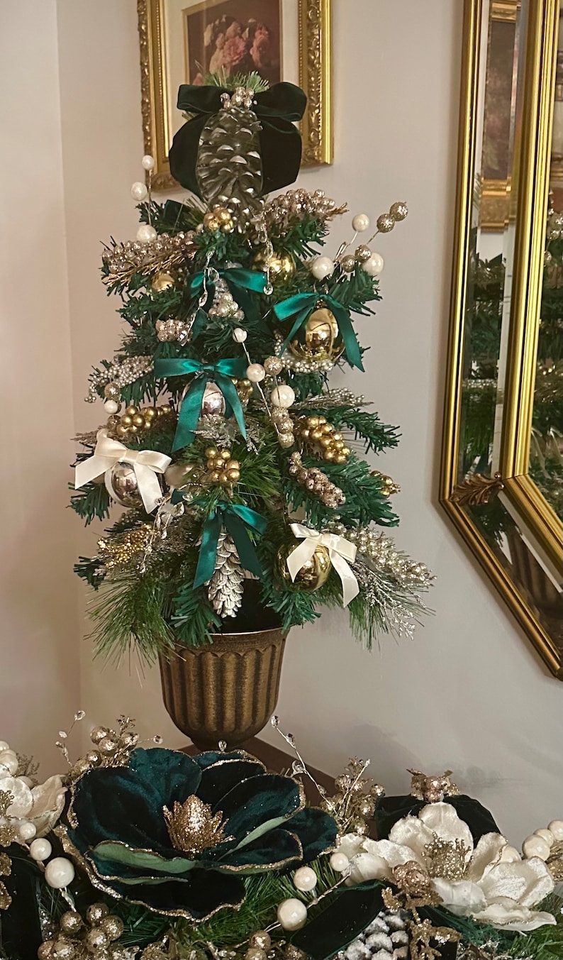 Pre- Lit Emerald Green Mini Christmas Tree/ Table Top Tree/ Topiary ...