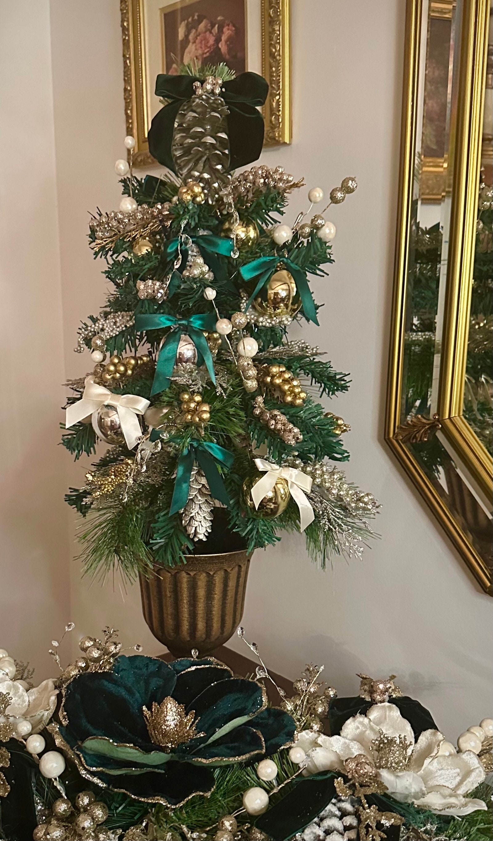 Pre- Lit Emerald Green Mini Christmas Tree/ Table Top Tree/ Topiary ...