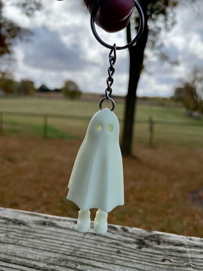 3D Printed Articulated Ghost Keychain Glow in the Dark - Etsy