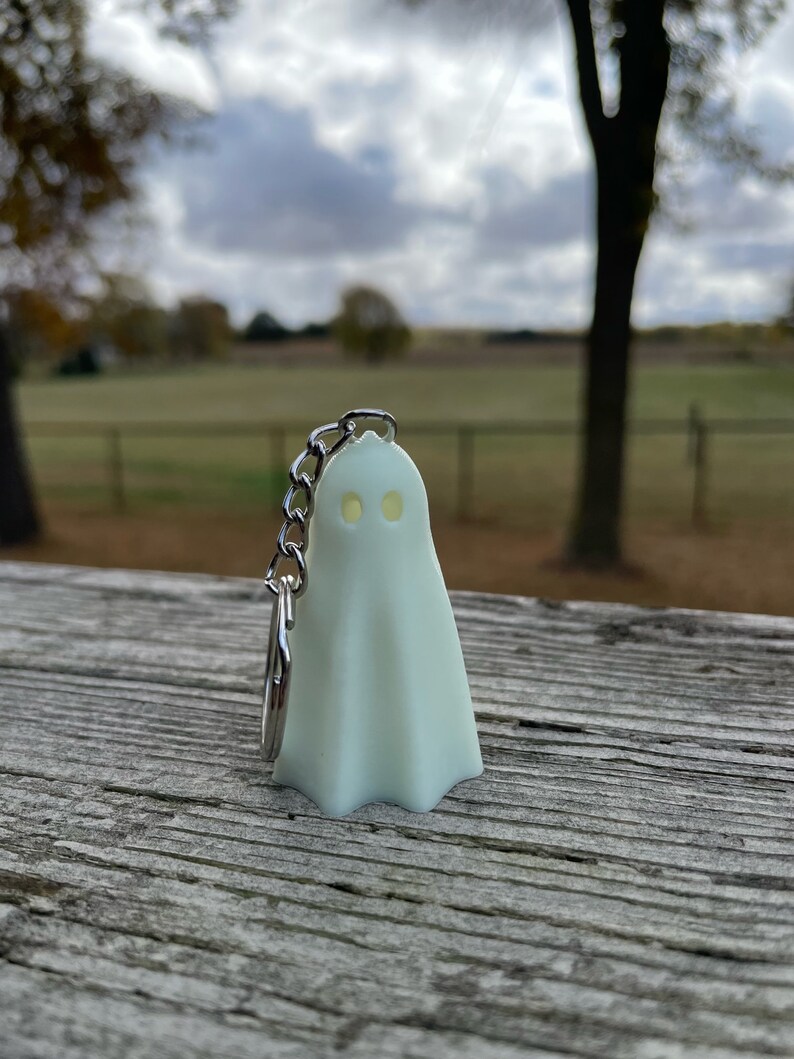 3D Printed Articulated Ghost Keychain Glow in the Dark - Etsy