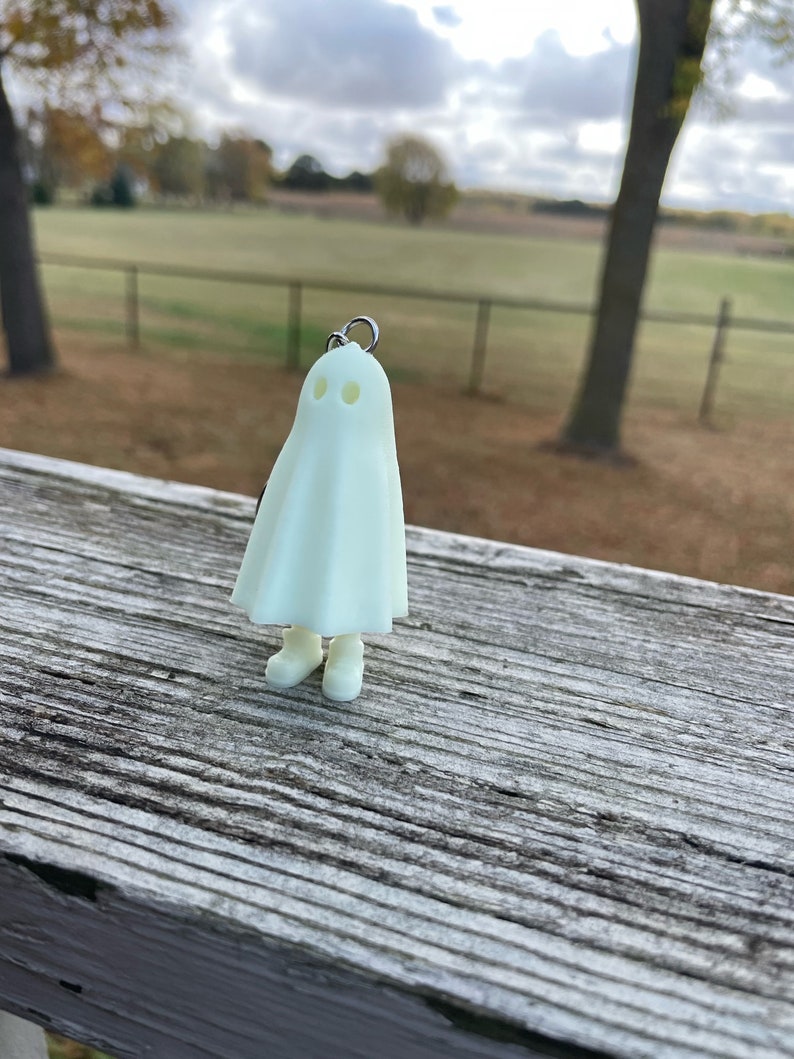 3D Printed Articulated Ghost Keychain Glow in the Dark - Etsy