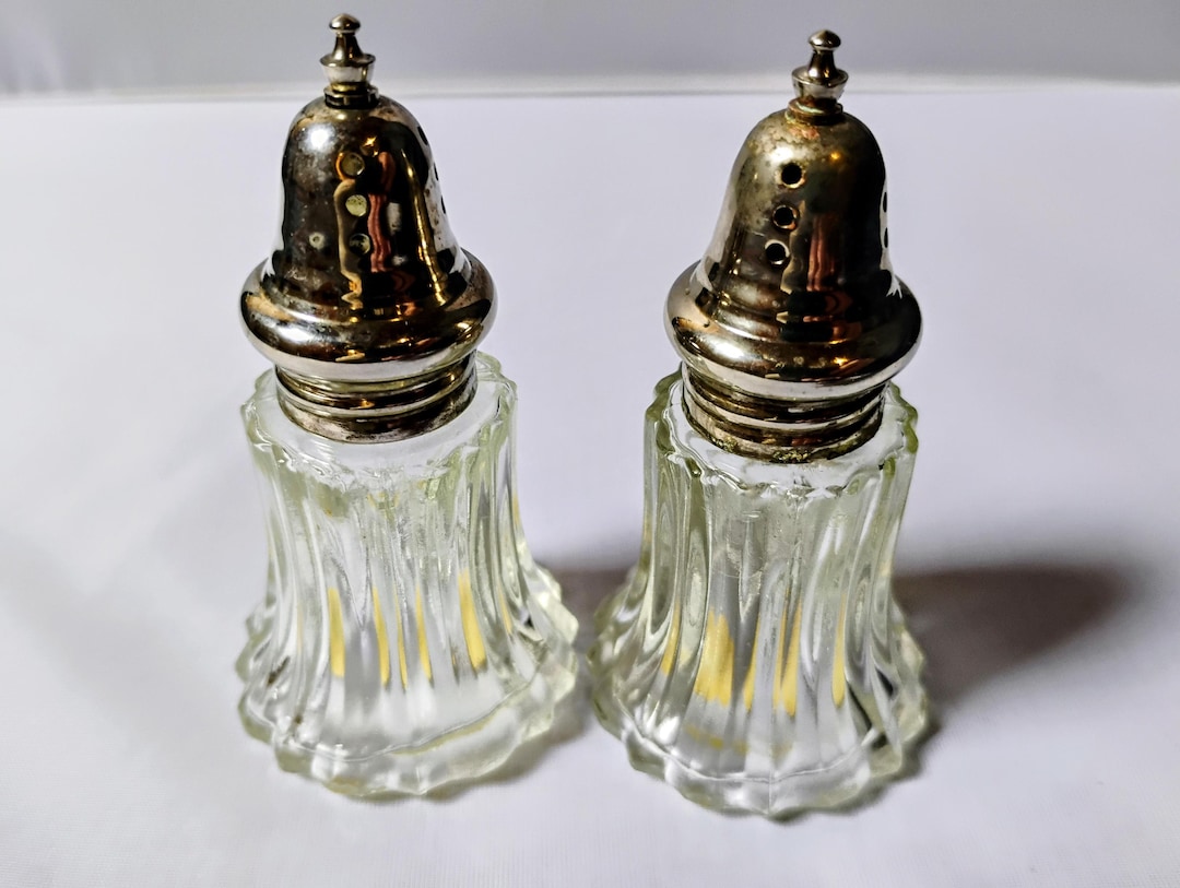 Godinger Silver Art Co Crystal Flair Salt and Pepper Shaker Set Silver ...
