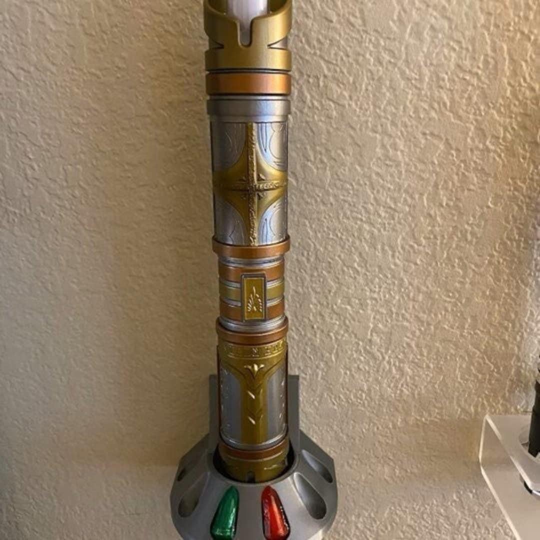 Lightsaber Wall Mount Holder Savi's Workshop Holds 6 Kyber Crystals 3D ...