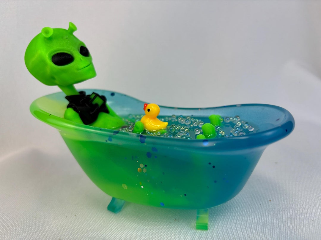 Deluxe Glow Alien in the Tub Fun Bathroom Decor Sci-fi - Etsy