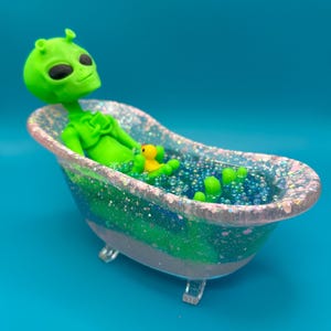 Glow Alien in the Tub Fun Bathroom Decor - Etsy