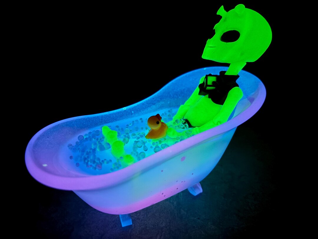 Deluxe Glow Alien in the Tub | Fun Bathroom Decor | Sci-fi - Etsy