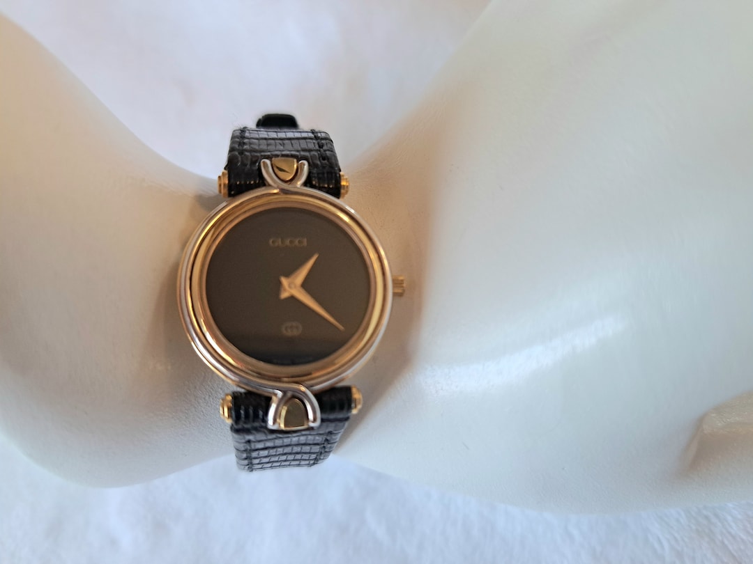 Vintage Gucci Women's Quartz Watch, Gucci Black Silver-gold Watch ...