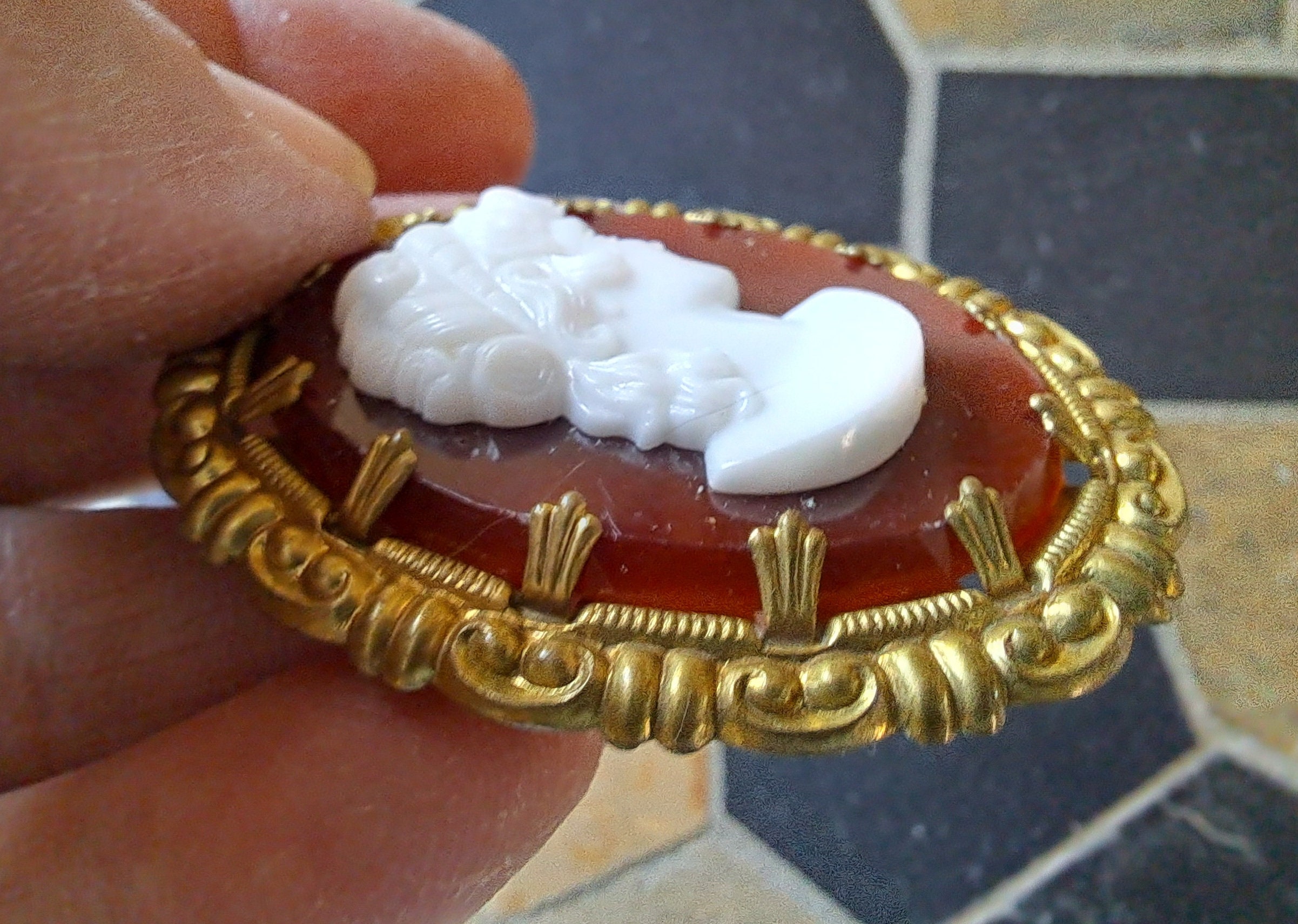 Vintage West German Cameo Brooch: Rootbeer Resin, Goldtone Setting - Etsy