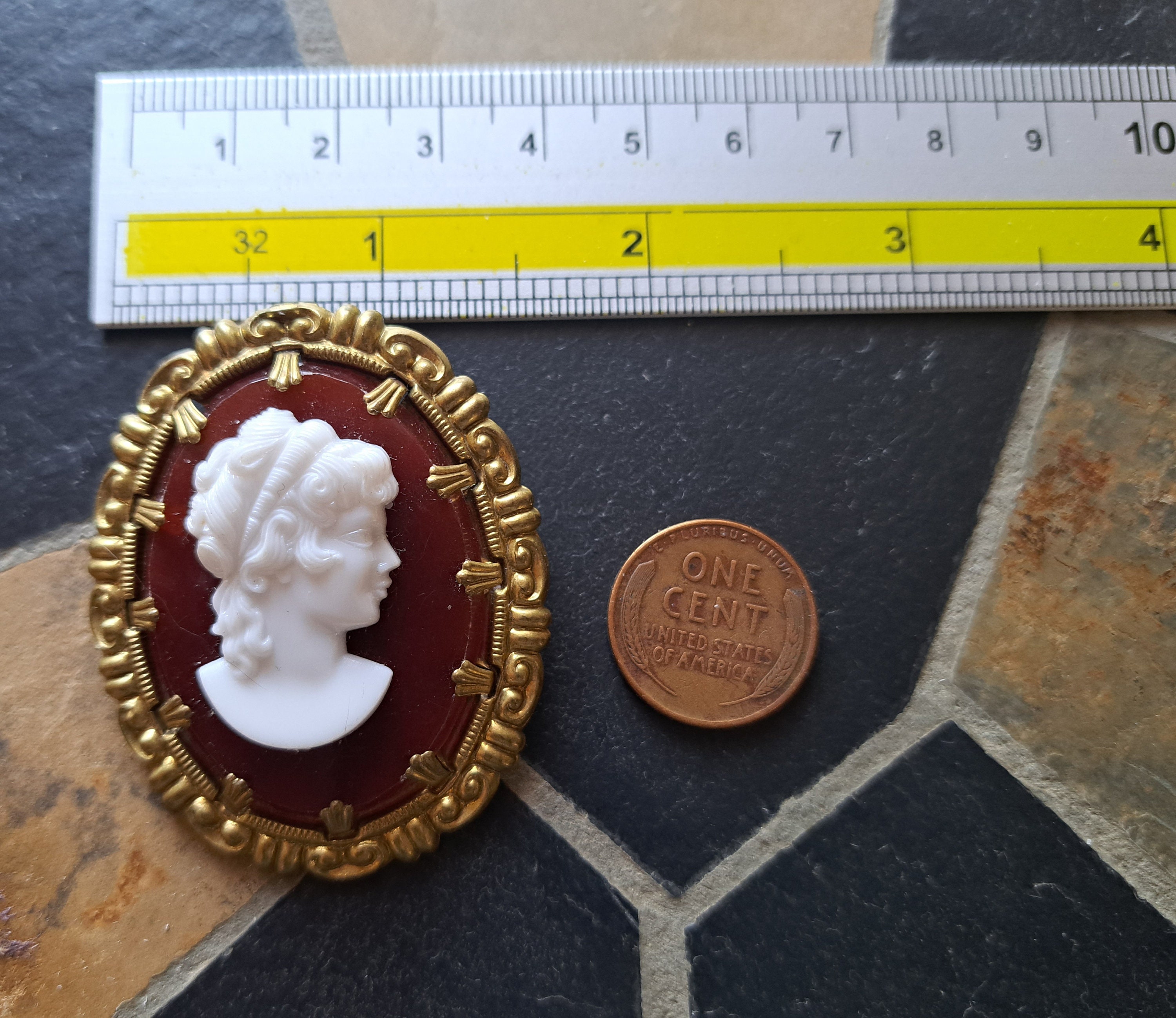 Vintage West German Cameo Brooch: Rootbeer Resin, Goldtone Setting - Etsy