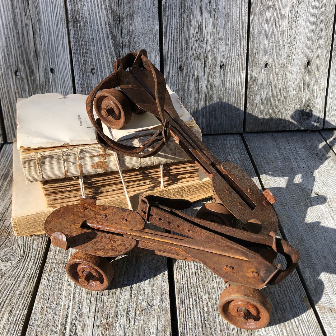 Rusty Vintage Roller Skates - Etsy