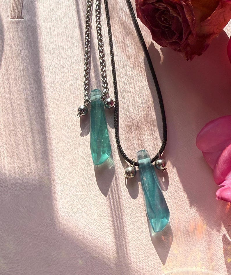 Lady Tsunade Cursed CRYSTAL Resin Necklace NARUTO Cosplay and Costume ...