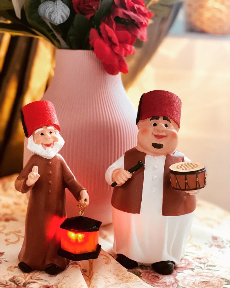 Set of 2 Musical Light Fananees Each 18 Cm Tall With Music and Lantern ...