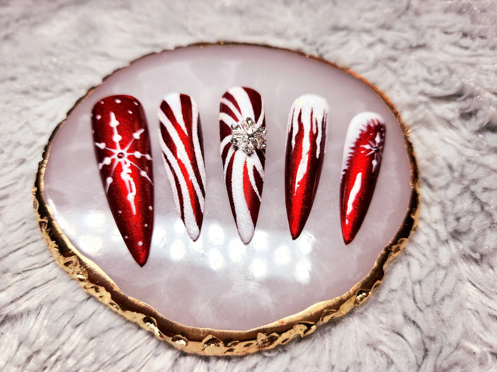 Press on Nailsired-white Christmas Incl. Shipping - Etsy