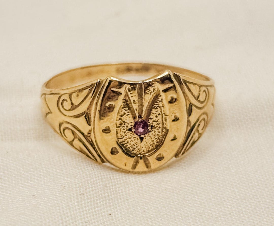 9ct Ruby Horseshoe Signet Ring – 9ct Yellow Gold, Vintage Design, Size ...