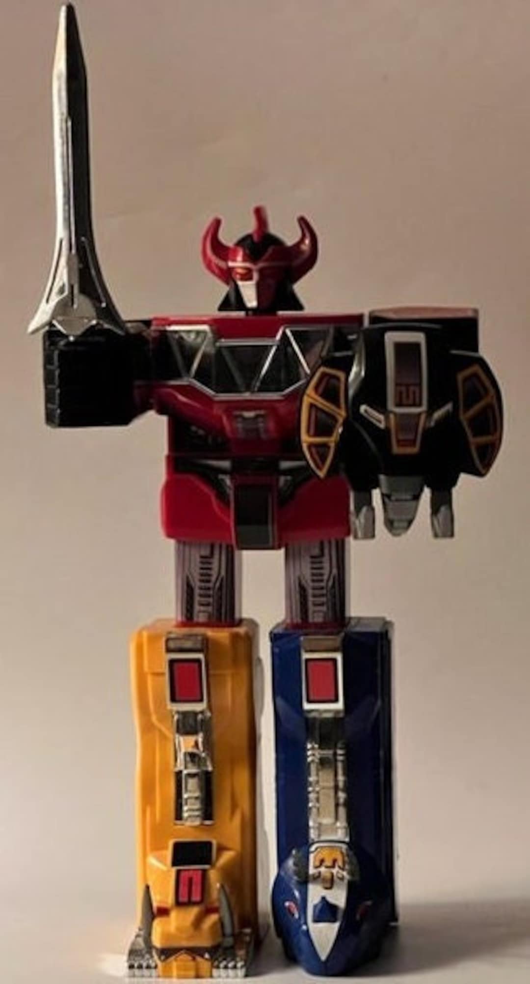 Mighty Morphin Power Rangers' Megazord Action Figure - 9" - Bandai ...
