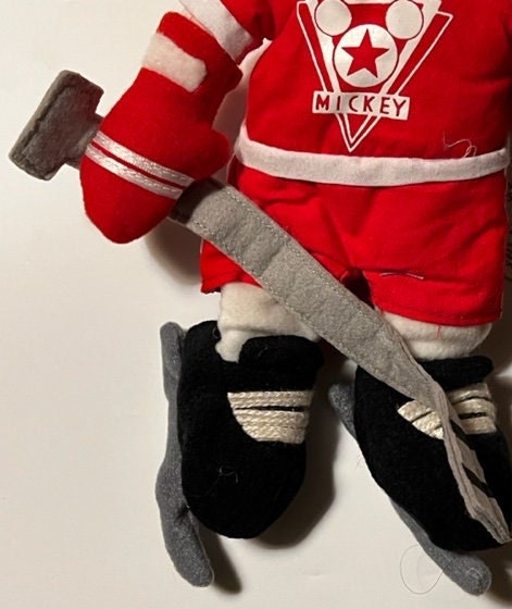 THE DISNEY STORE Bean Bag Disney's Original Characters Hockey Mickey 9 ...