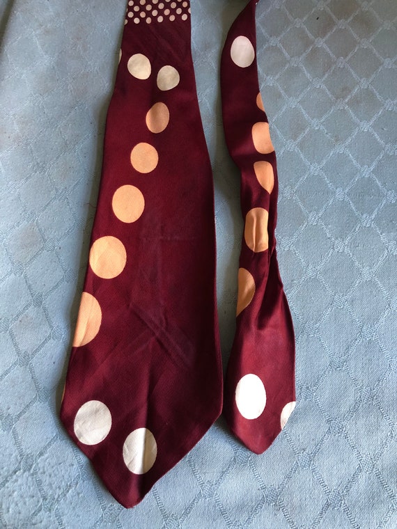 Lovely 1940 s Silk Necktie In Ruby Red & Salmon By Jo… - Gem