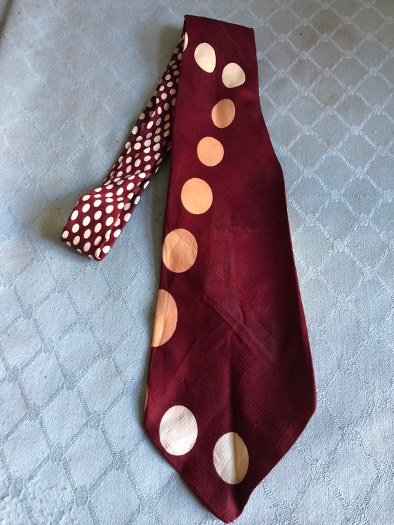 Lovely 1940 s Silk Necktie In Ruby Red & Salmon By Jo… - Gem
